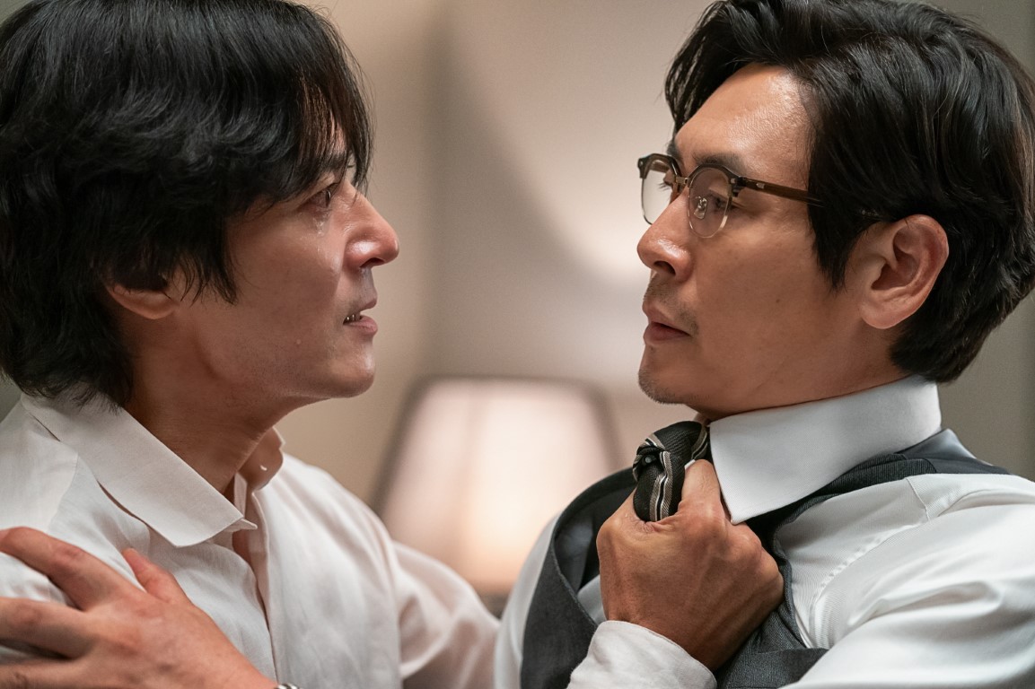 ソル・ギョング、チャン・ドンゴンらが明かす撮影エピソード 映画『満ち足りた家族』メイキング映像公開 - otocoto | こだわりの映画エンタメサイト