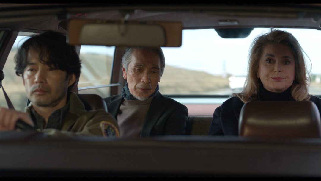 カトリーヌ・ドヌーヴ主演、竹野内豊、堺正章、風吹ジュンら共演 映画『SPIRIT WORLD -スピリットワールド-』60秒予告映像公開 - otocoto | こだわりの映画エンタメサイト